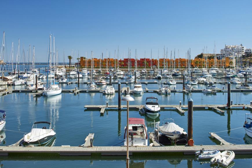 NH Marina Portimao Resort | vtours