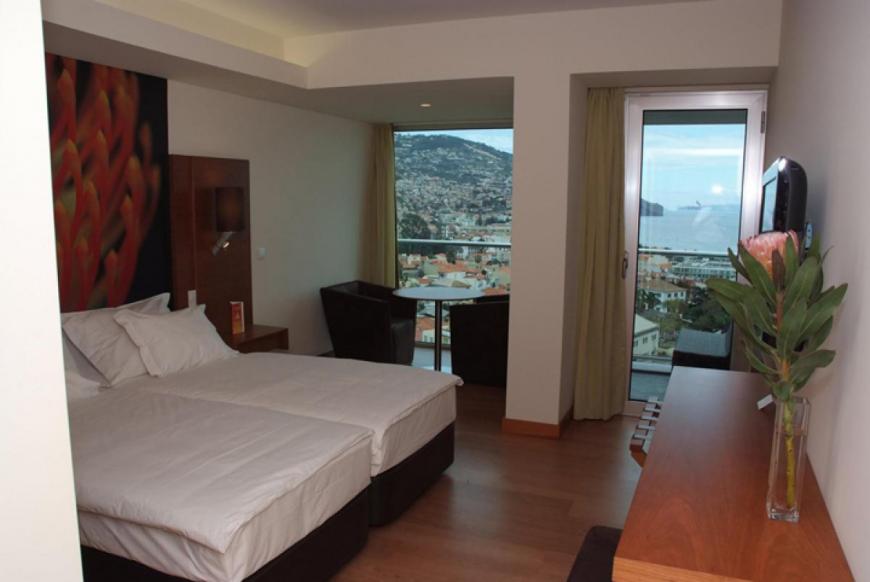 Hotel The Views Baia - Funchal | vtours